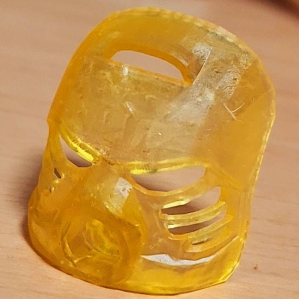G1 Bionicle Kanohi Mask of Scavenging Vultraz's Mask. (translucent Blue ...