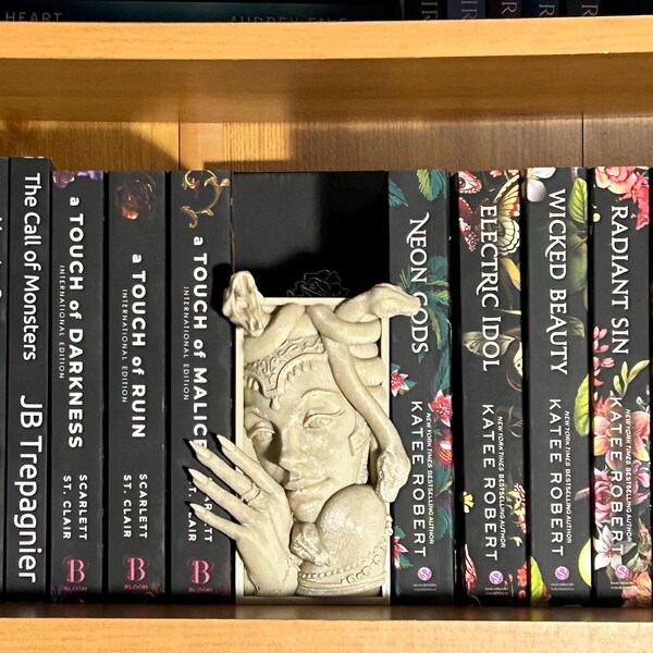 Alien Book Nook Shelf Insert Detailed Sci-fi Design & Decor, Perfect ...