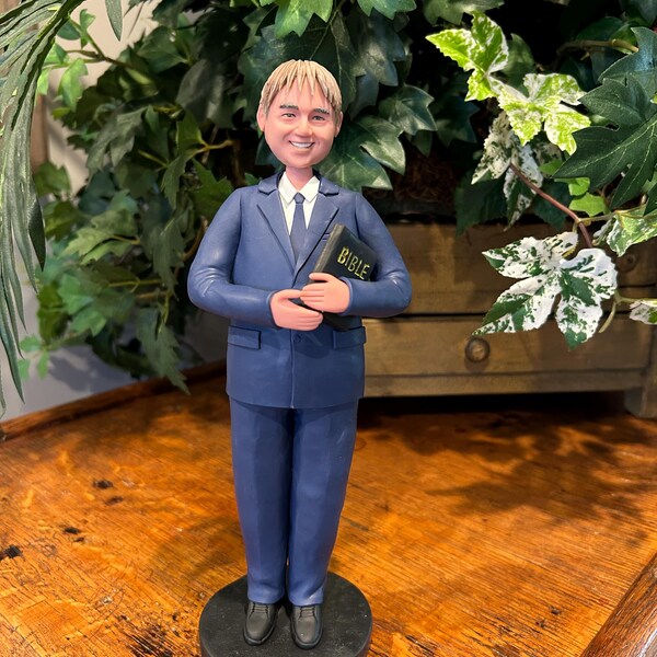 Graduation University Student Custom Bobblehead, Personalized Graduate ...