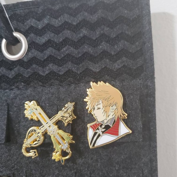 Kingdom Hearts - Roxas + Keyblade - Hard Enamel Pin - Etsy