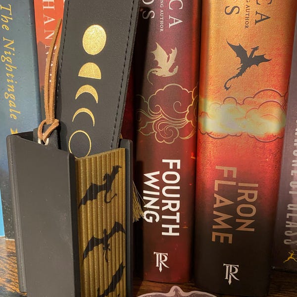 3D Printed Book Bookmark Holder: Book Lover Gift, Bookshelf Decor - Etsy