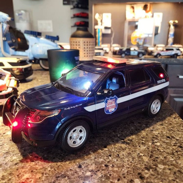 1/18 Scale Wisconsin State Police Department Die-cast Ford Explorer ...