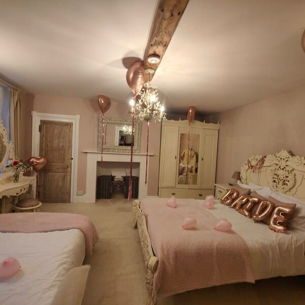 Rose Gold Hen Party Balloon Bundle Bride to Be Decorations, Hen ...