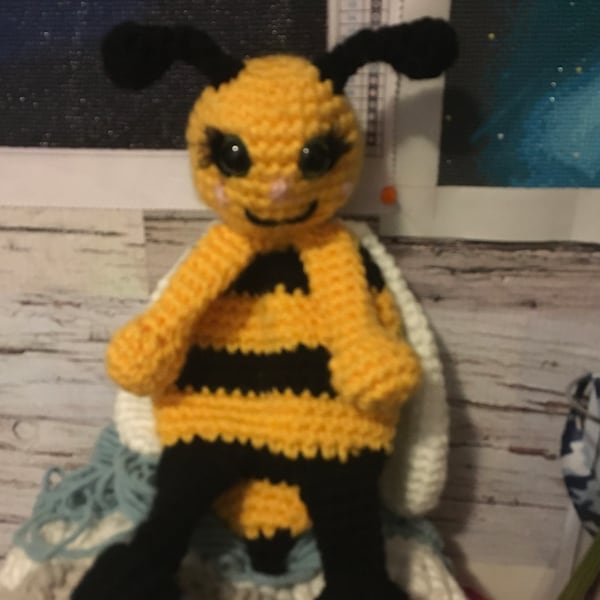 Bee Snuggler Crochet Pattern: Amigurumi Plush Toy (PDF Pattern) - Etsy