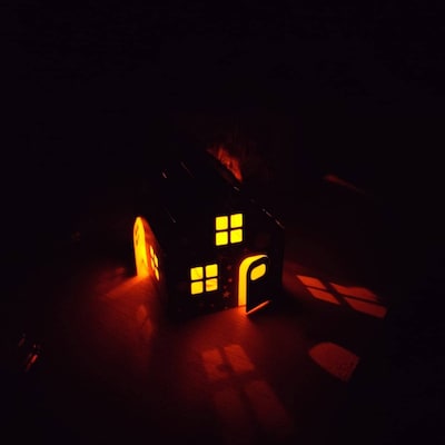 Mini Solar Powered House Night Light Casagami Original Kraft ...