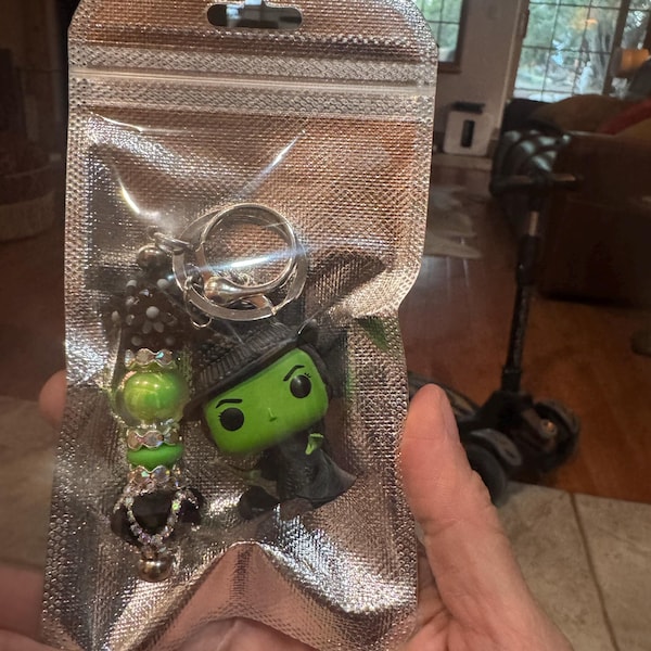 Wicked Pen | Elphaba Pen | Glinda Pen | Wizards of Oz Collectables ...