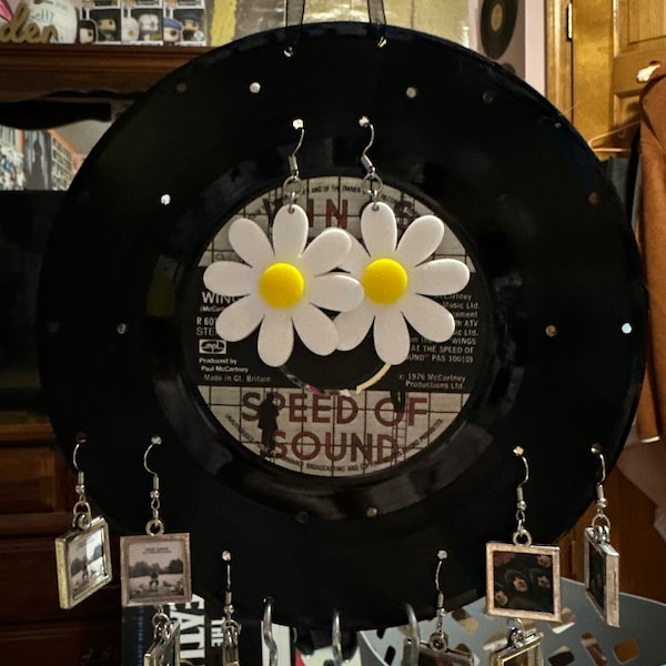 7 Record Key Holder/hanger, or Necklace Hanger, Upcycled Vintage Vinyl ...