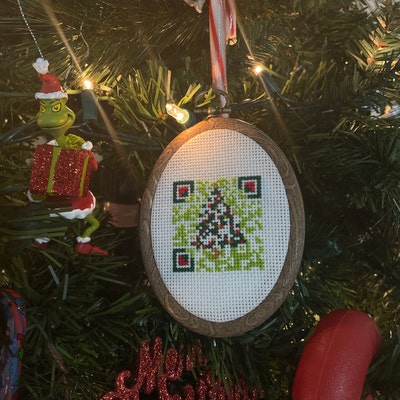 You're a Mean One Mr. Grinch QR Code Cross Stitch - Etsy