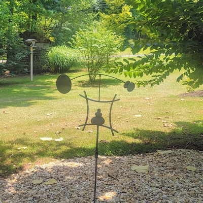 Garden Art Kinetic Wind Sculpture Yard Art Metal Garden Decor With Rock ...