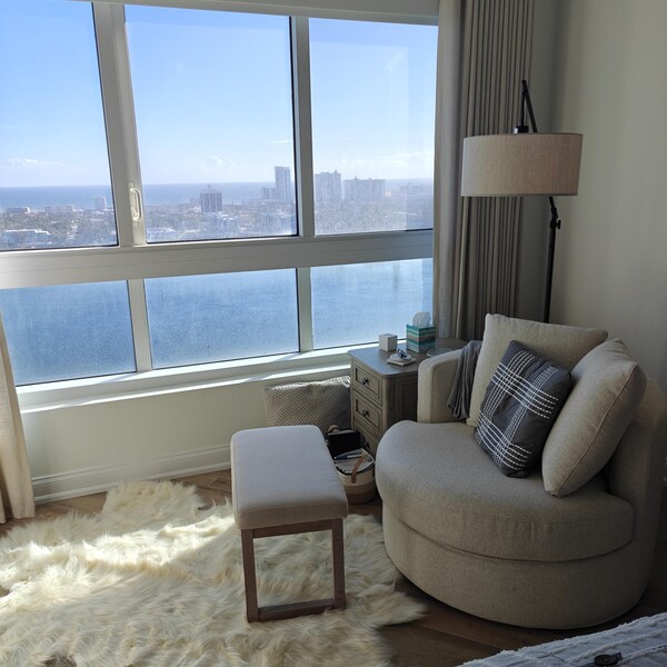 Brown Bear Skin Rug. Realistic. Faux Fur. Area Rug. Lodge Cabin. Throw ...