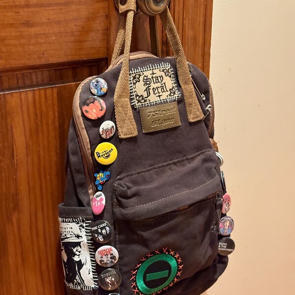 ELVIS PRESLEY 50s 60s 70s Music Pinback Buttons Lot of 30 Pins Classic ...