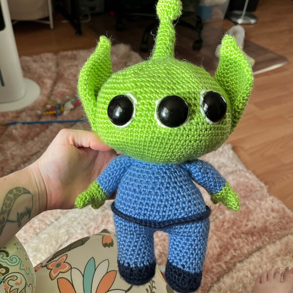 Alien Space Cadet Crochet Pattern - Etsy