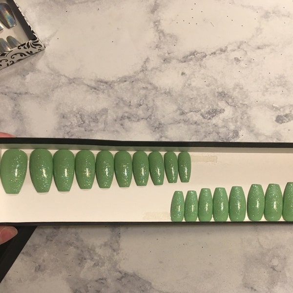 Set of 20 Handpainted Green Apple Glitter Nails | • CHOOSE YOUR SHAPE ...