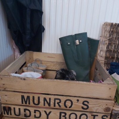Welly Boot Rack & Shoe Rack Wooden Storage Box Apple Crate Muddy Boots ...