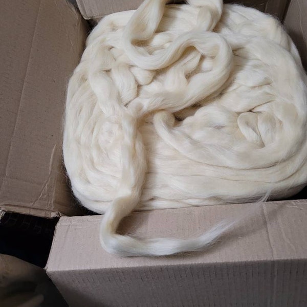 Lincoln Longwool Wholesale 11lb Luster Wool Roving Natural Un Dyed ...