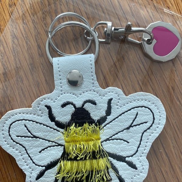 Bumblebee Keychain in the Hoop ITH Project Fringed Fluffy Bee Key Fob ...