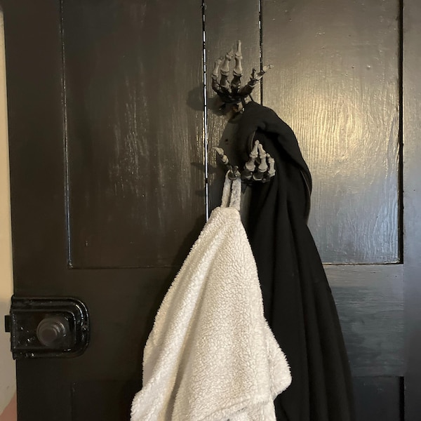 Skeleton Vase, Skull Horror Vase, Gothic Vase | Goth Spooky Home Decor ...