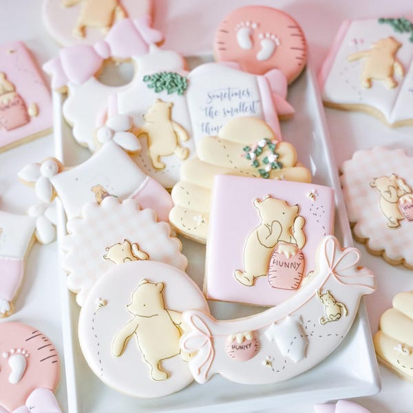 Classic Winnie the Pooh Svg, Winnie the Pooh Outline, Classic Pooh ...