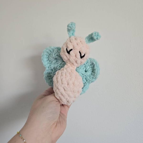 Crochet Leo the Bee PATTERN | Amigurumi Plushie | Crochet Snuggler ...