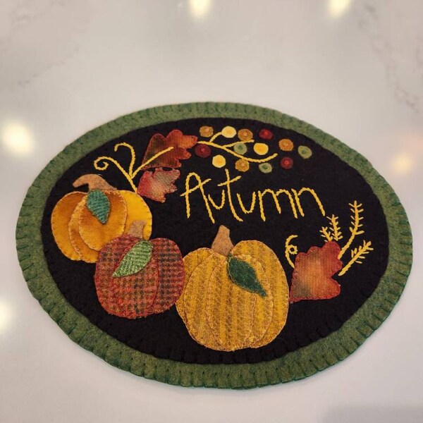Autumn Pumpkins Wool Table Mat Pattern - Fall Pumpkin With Autumn ...