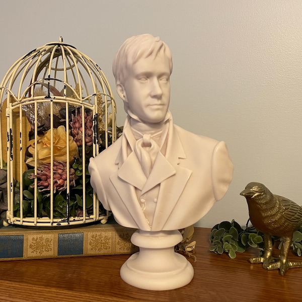 Mr. Darcy & Elizabeth Bennet Bust Statue, 25cm / 10 Inch - Pride and ...