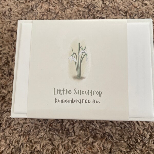 Little Snowdrop Miscarriage Support and Sympathy Card for Infant and ...