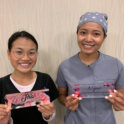 Personalized Desk Name Plate Daisy Design Office Desk Decor on Clear ...