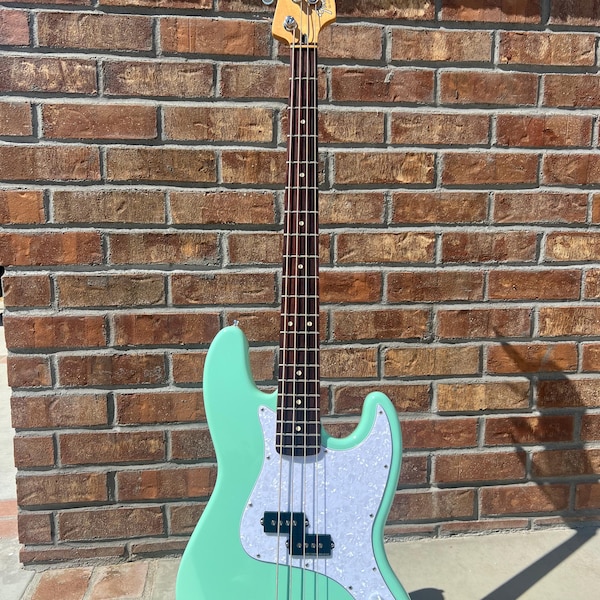 Mark Hoppus Style Jaguar Bass Pickguard - Designed to Fit Squier ...