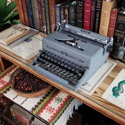 Vintage Typing Paper 50 Sheets of Typewriter Paper Typing Stationery - Etsy