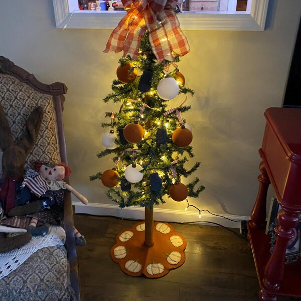 Candle Mat With Shamrock in Center Measuring 8 Inches Across. - Etsy