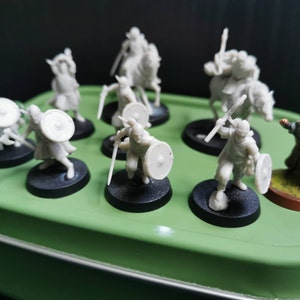 West Human Royal Guard Banner 28mm Dnd Miniature Dungeon and - Etsy