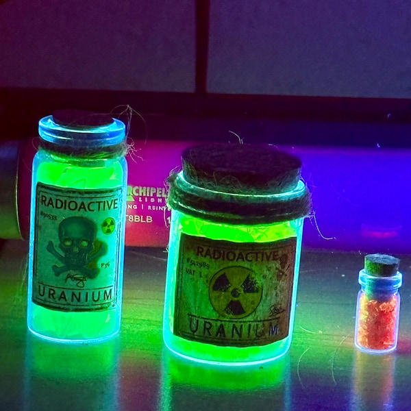 UV Reactive Blue Uranium Sea Glass Pieces in 2" Cork Vial, Vintage ...