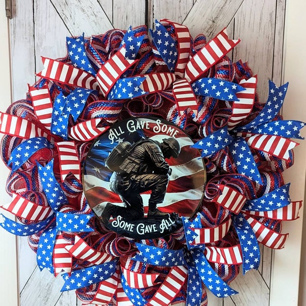 Round Patriotic Soldier Memorial Wreath Sign, Metal Wreath Sign ...
