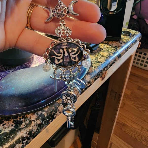 Collar Diosa Hecate Triple Luna Simbolo Rueda Strophalos Encrucijadas ...