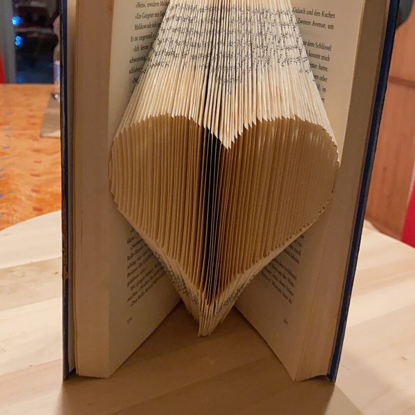 Beginners Book Folding Pattern for a Heart + FREE TUTORIAL - Etsy