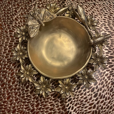 Urli Bowl in Brass, Flower Design Uruli, Traditional Bowl for Flower ...