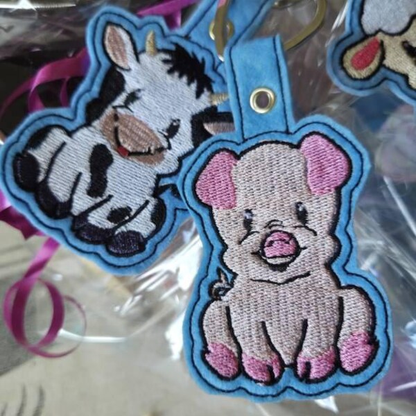 Motorhome Embroidery Keychain Design, Snap & Eyelet Key Fob Tab ...