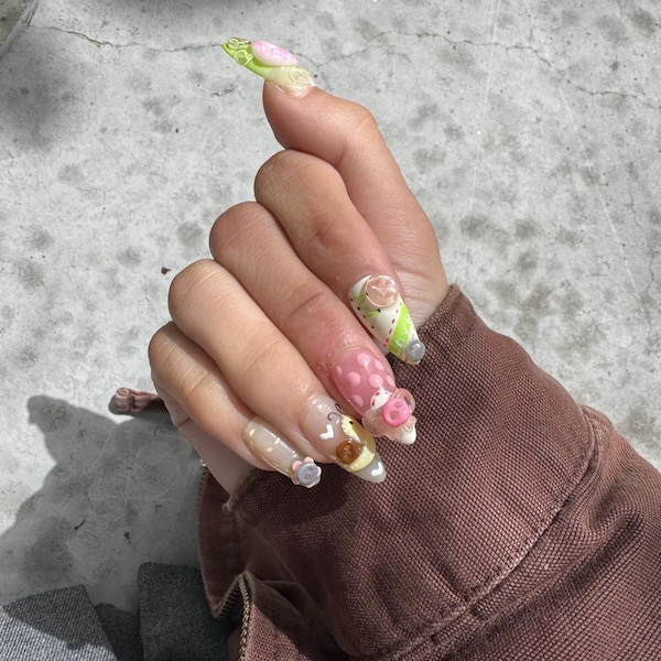 Galaxy-inspired Press on Nails With Abstract Twists| Starry Night ...