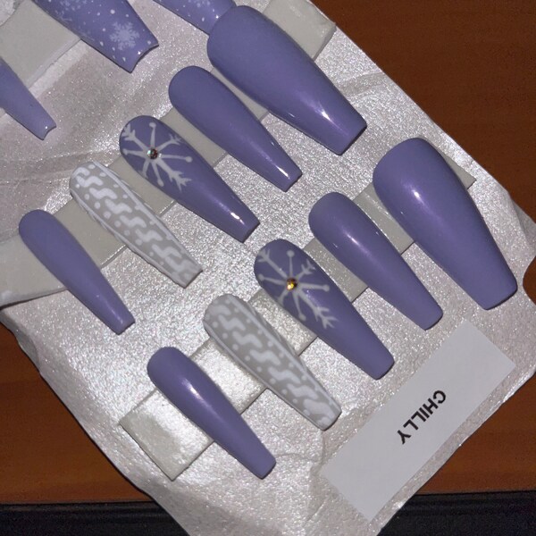 Chilly | CHOOSE YOUR COLOR! | Full Nail Set - Etsy