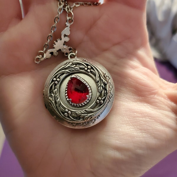 Victorian Red Antique Silver Locket Rhinestone Vintage Birthstone Red ...