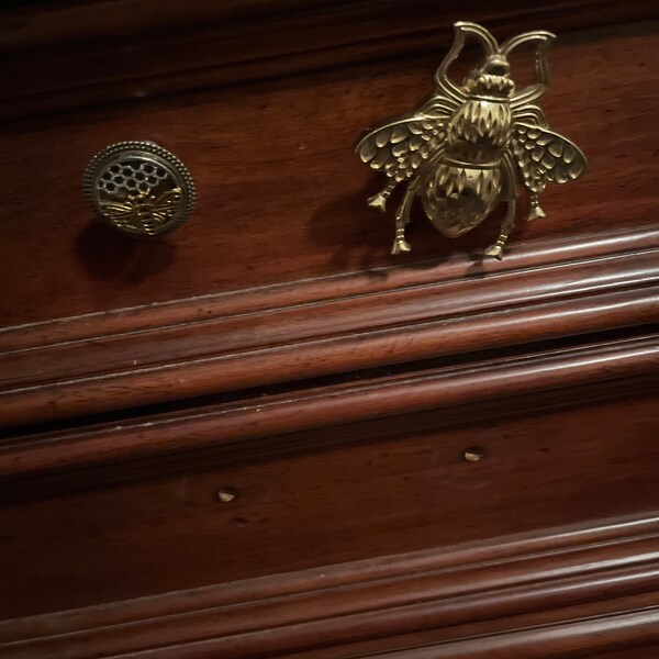 Solid Brass Bee Knobs and Pulls/ Drawer Knobs/custom Engraved Cabinet Pulls/wardrobe Pulls/door ...