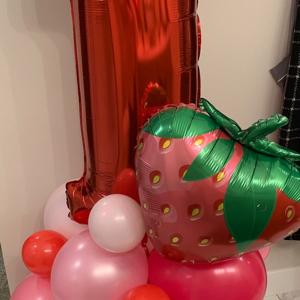 Strawberry Balloon Tower Kit | Berry First Balloons | Berry Sweet to Be ...