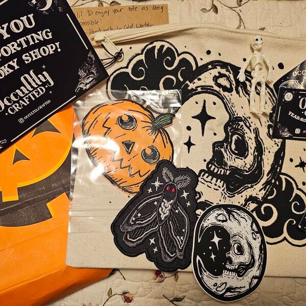 Lunar Phase Snake Print Black and White // Snake Screenprint // Gothic ...