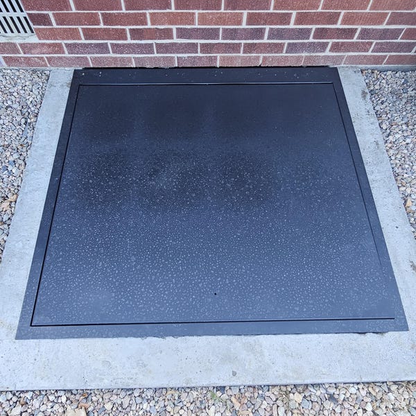 Bespoke Floor Hatch With Electric Lifting System - Made-to-measure ...