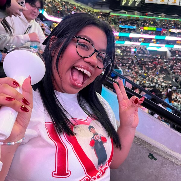 90s Supermodel T-shirt - Fashion Icon Crewneck Tee - Retro 90's Style ...