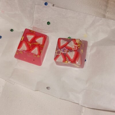 1 MYSTERY KEYCAPS Artisan Keycaps Cute Keycaps - Etsy