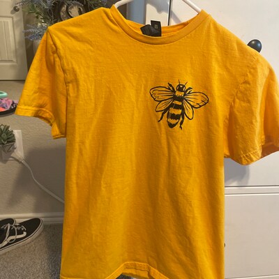Bee T-shirt, Beekeeper Shirt, Pocket Bee Shirt, Insect Shirts, Earth ...