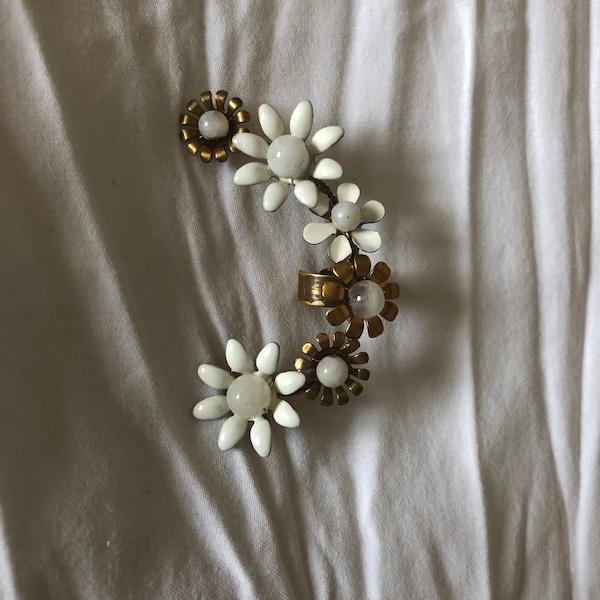 6 Flower Daisy Chain Ear Climber, #1621 - Etsy