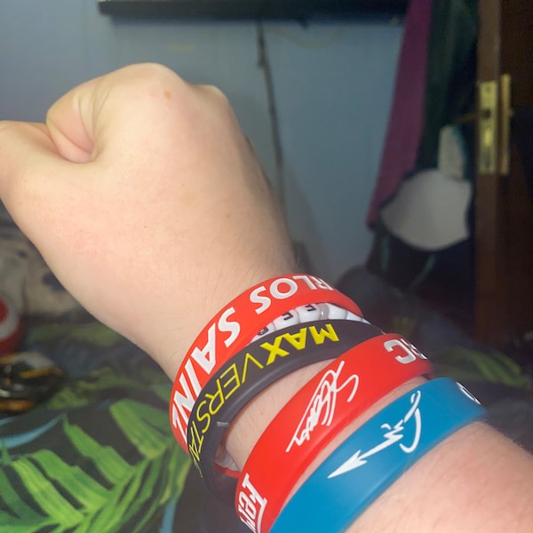 Carlos Sainz F1 Driver Inspired Rubber Wristband, Ferrari / Bracelet ...