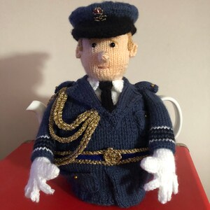 Queen Elizabeth II Tea Cosy Knitting Pattern - Etsy